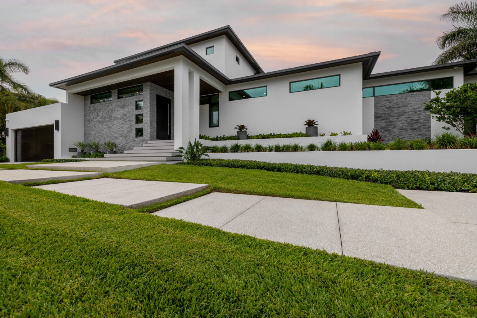 Bird Key Family Facade - Michael A. Gilkey, Inc.